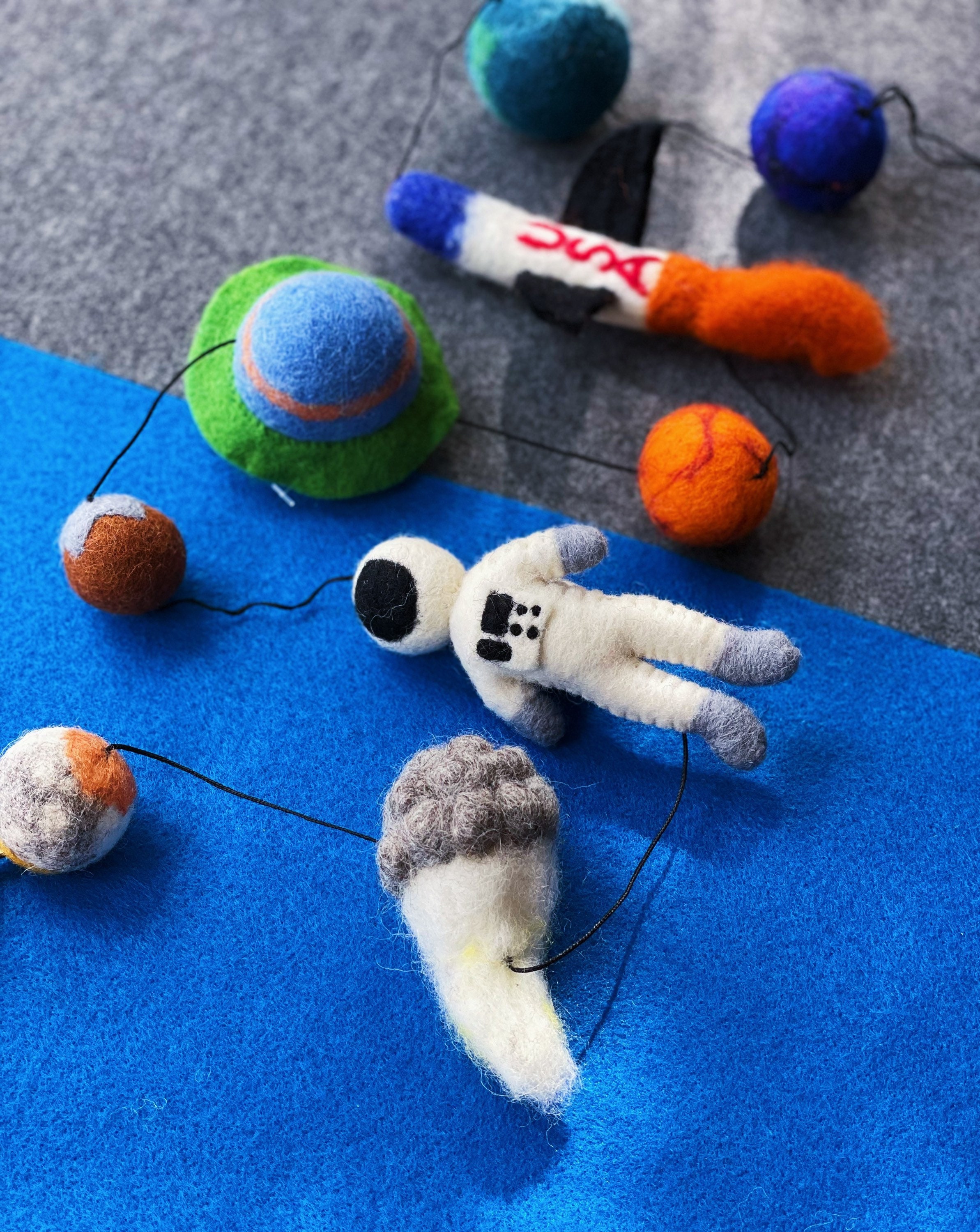 Space Wool Felt Garland | Astronaut Felt Garland | Solar System Garland ...