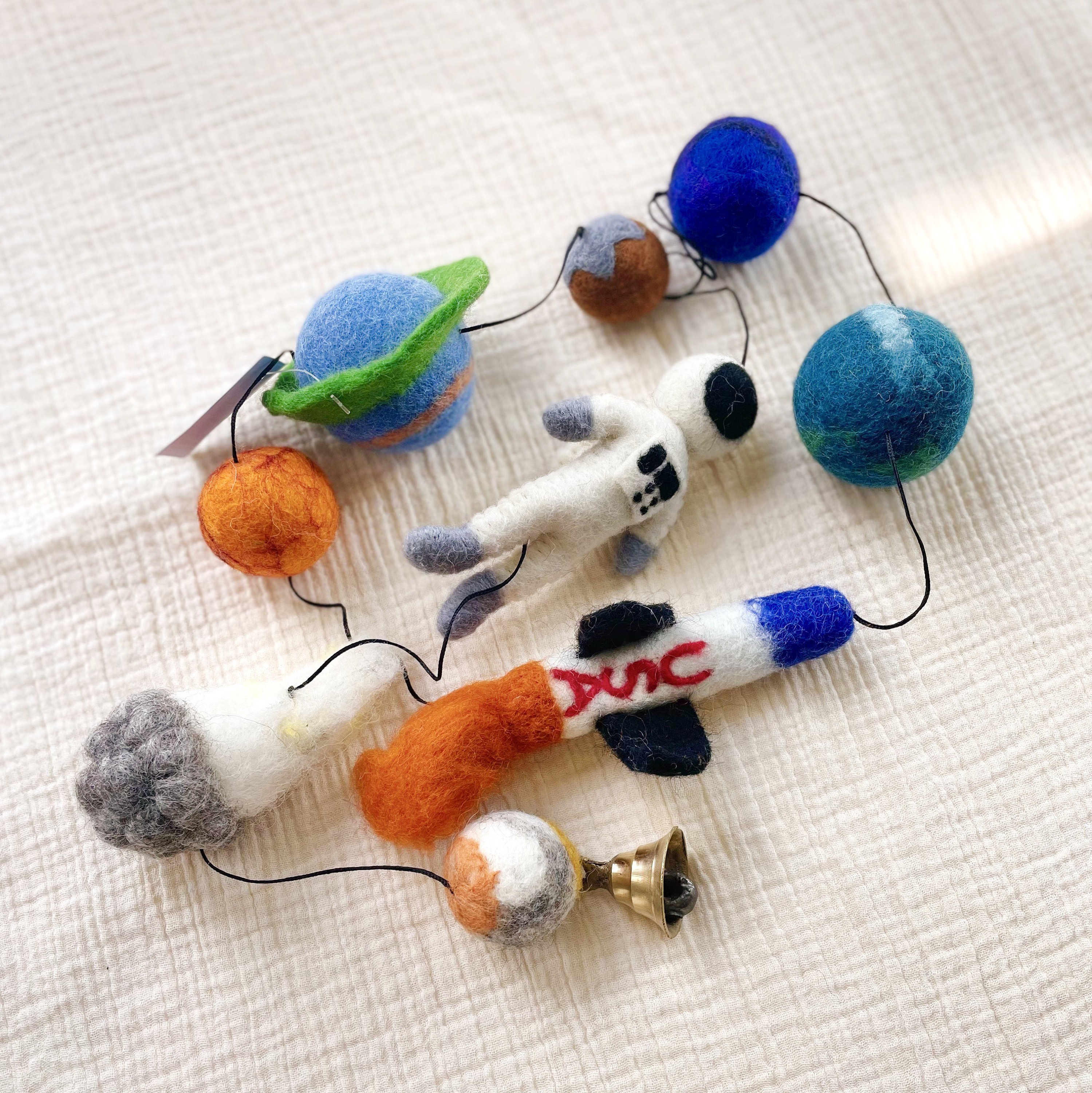 Space Wool Felt Garland | Astronaut Felt Garland | Solar System Garland ...