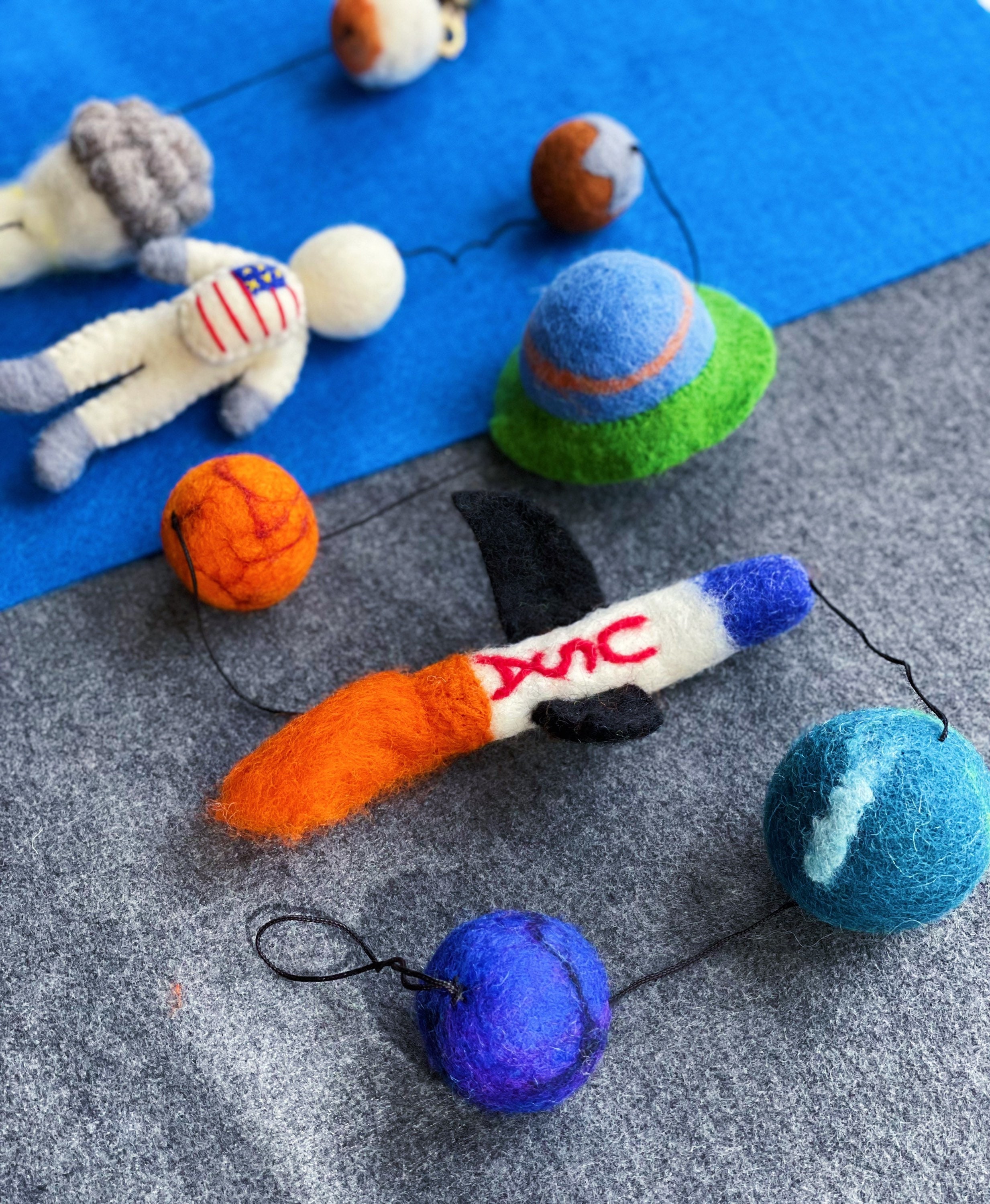Space Wool Felt Garland | Astronaut Felt Garland | Solar System Garland ...