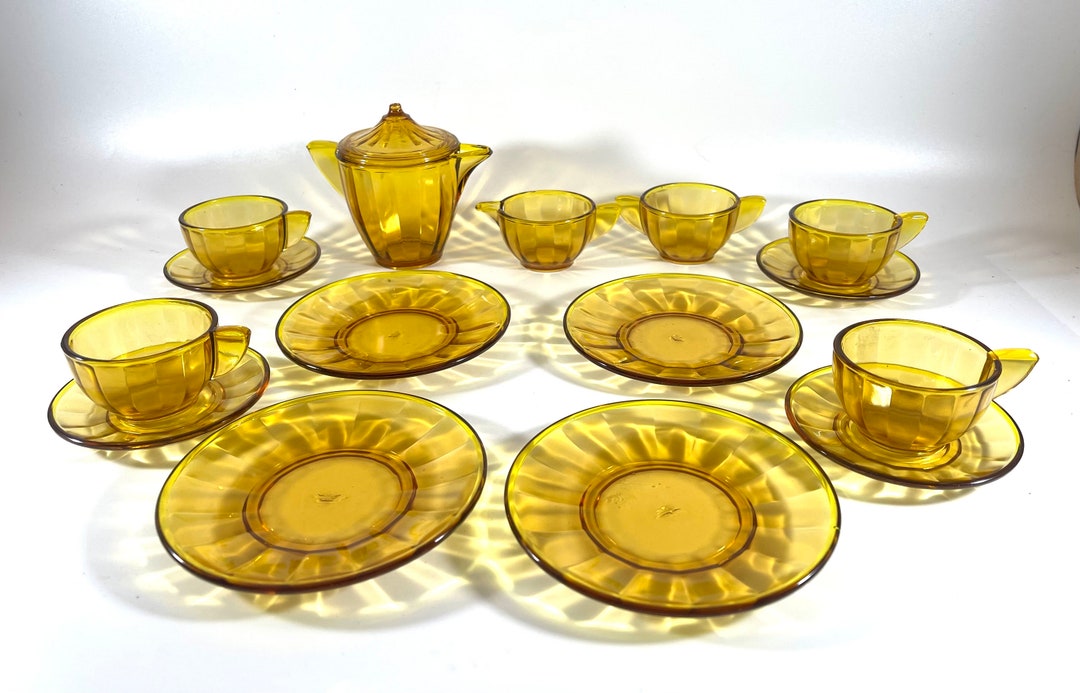 The Akro Agate Co. Little American Maid Tea Set in Box Topaz No. 3000 ...