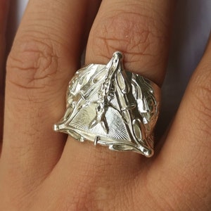 Magic Triangle Ring - Etsy