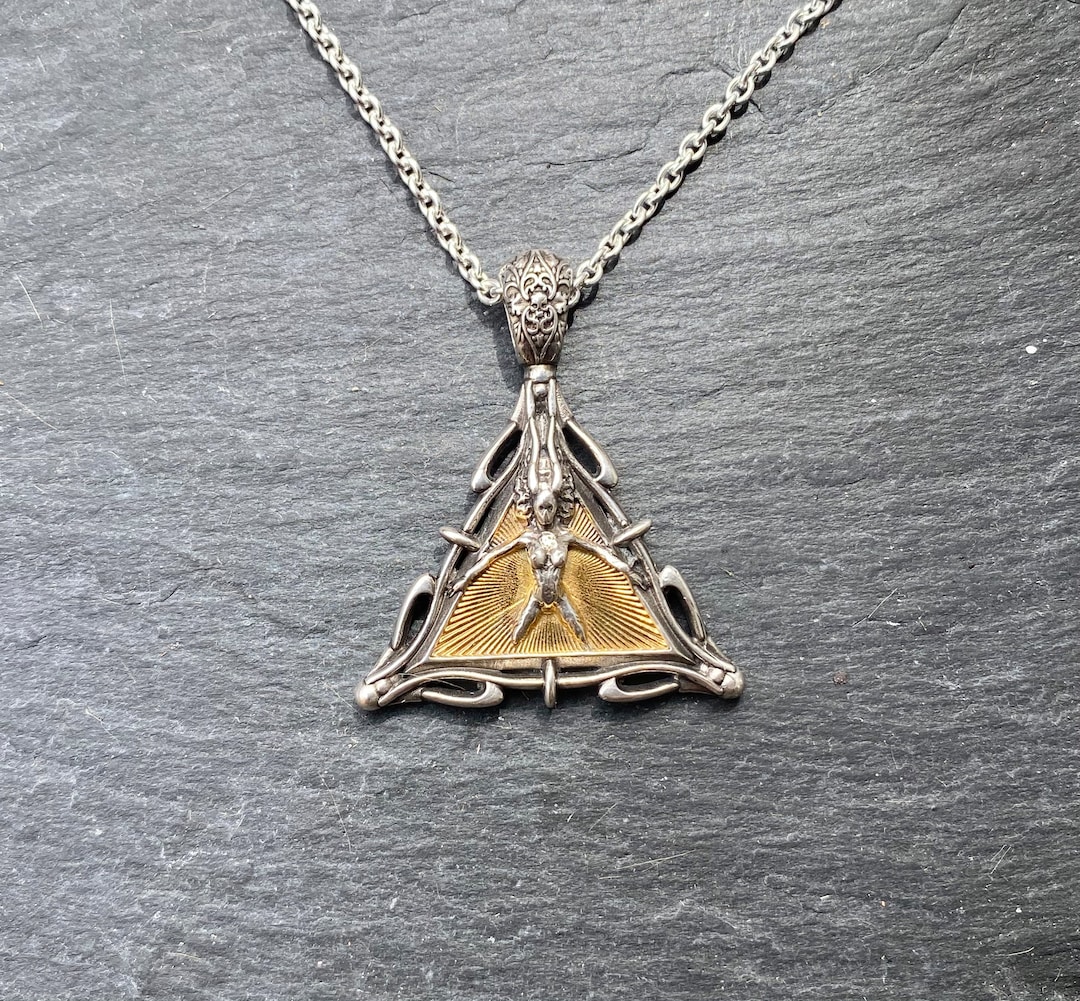 Magic Triangle Ring - Etsy