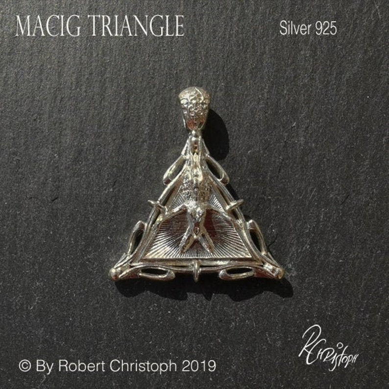 Magic Triangle Ring | Etsy