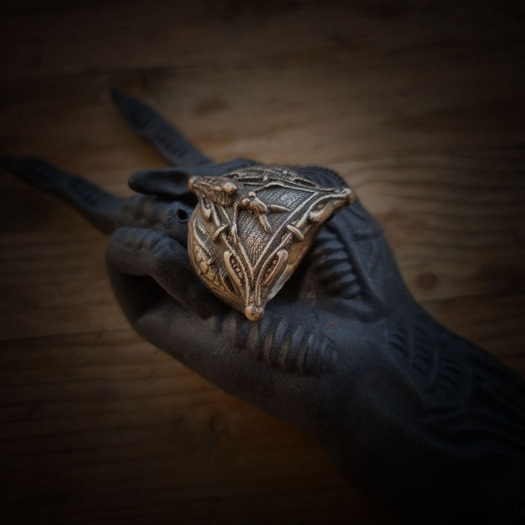 Magic Triangle Ring /steel / Polished Black Love, Passion, Mysticism ...