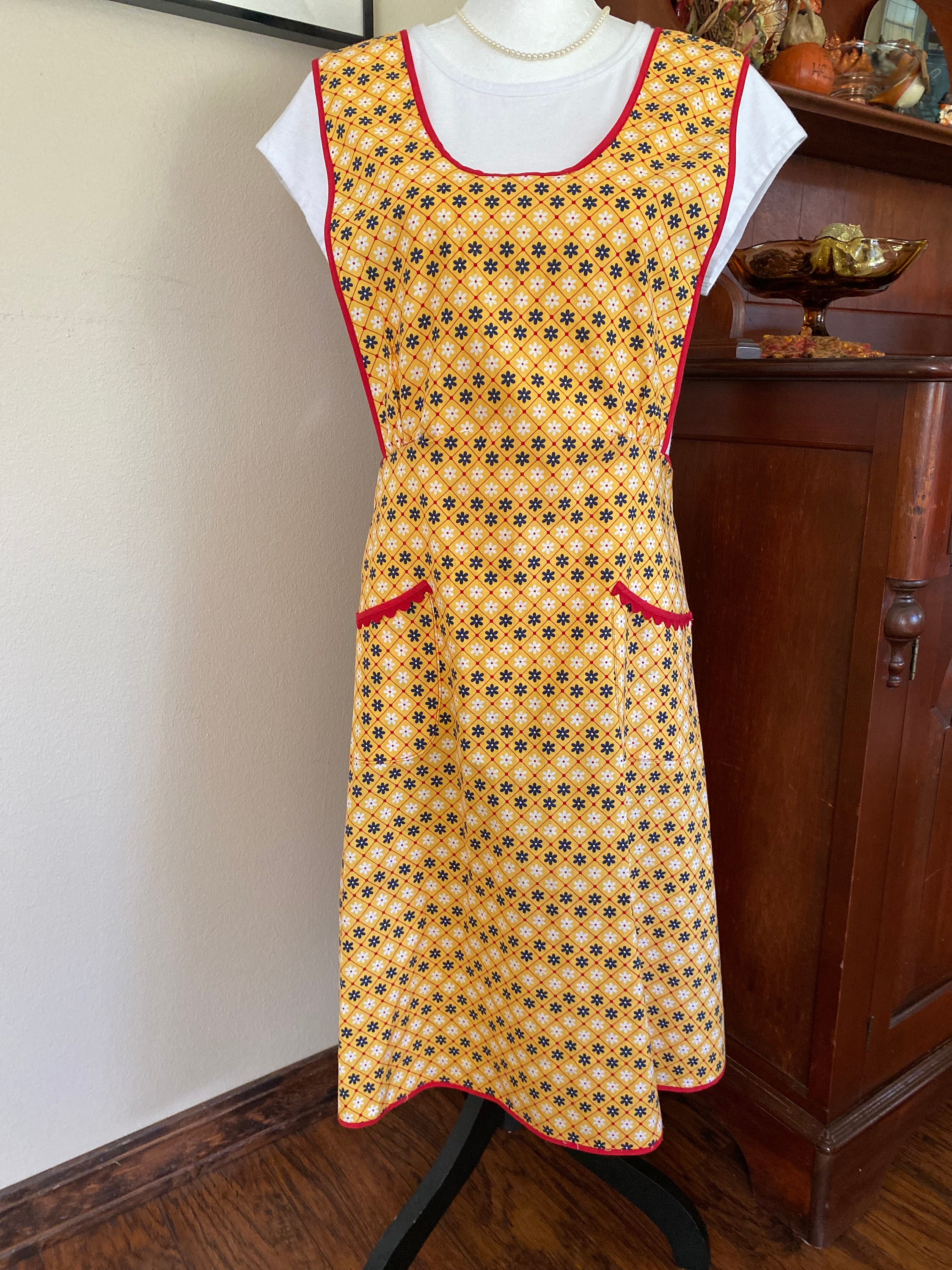 NEW Vintage 1940's Apron, Retro Full Coverage Apron, Yellow and Blue ...