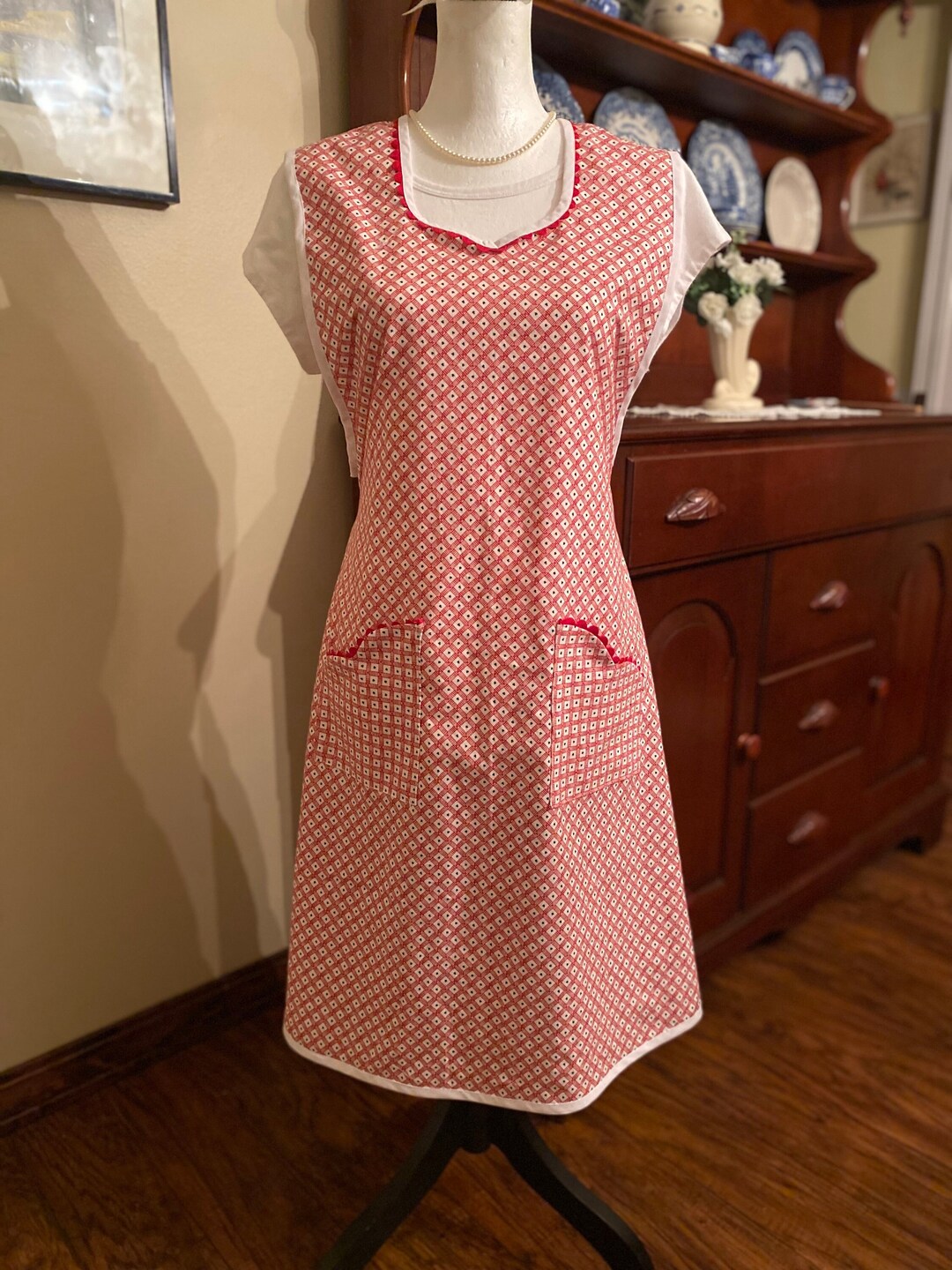 Vintage Apron, Retro Apron, 1940 Apron, Full Coverage Apron, Red and ...