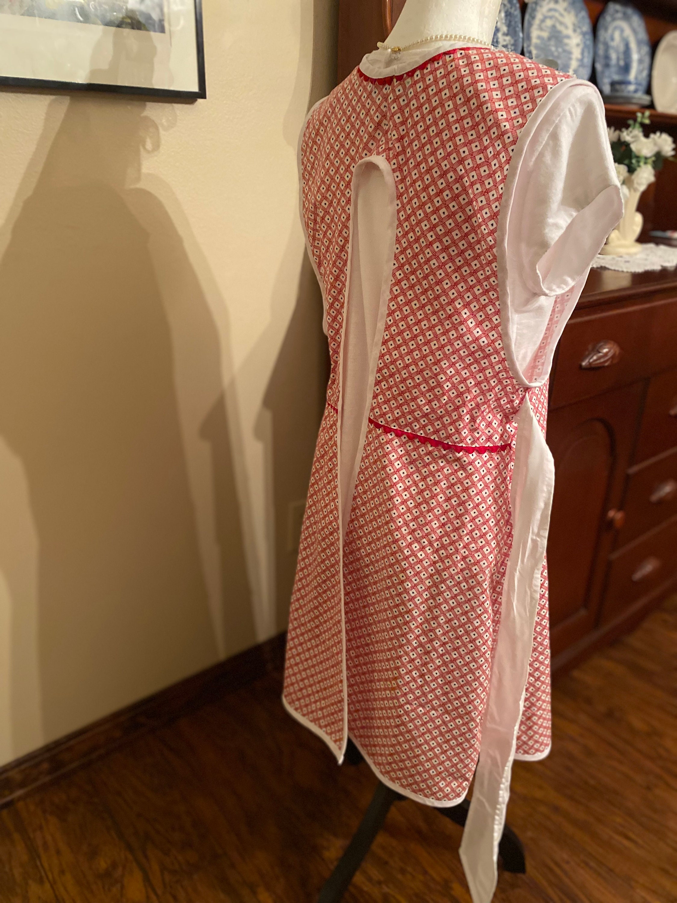 Vintage Apron, Retro Apron, 1940 Apron, Full Coverage Apron, Red and ...