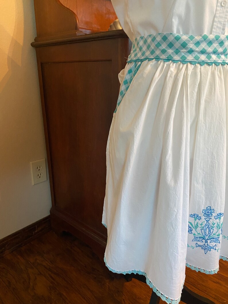 Vintage 1950's Style Blue Gingham Half Apron, Embroidered Flowers ...