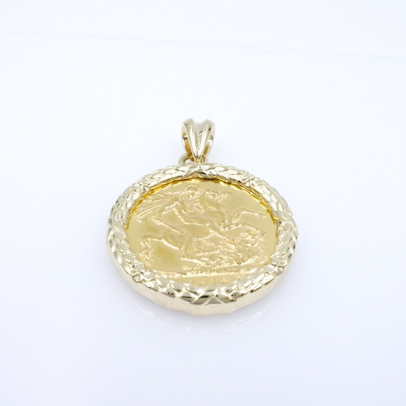 22CT Gold Sovereign Coin Pendant - Etsy