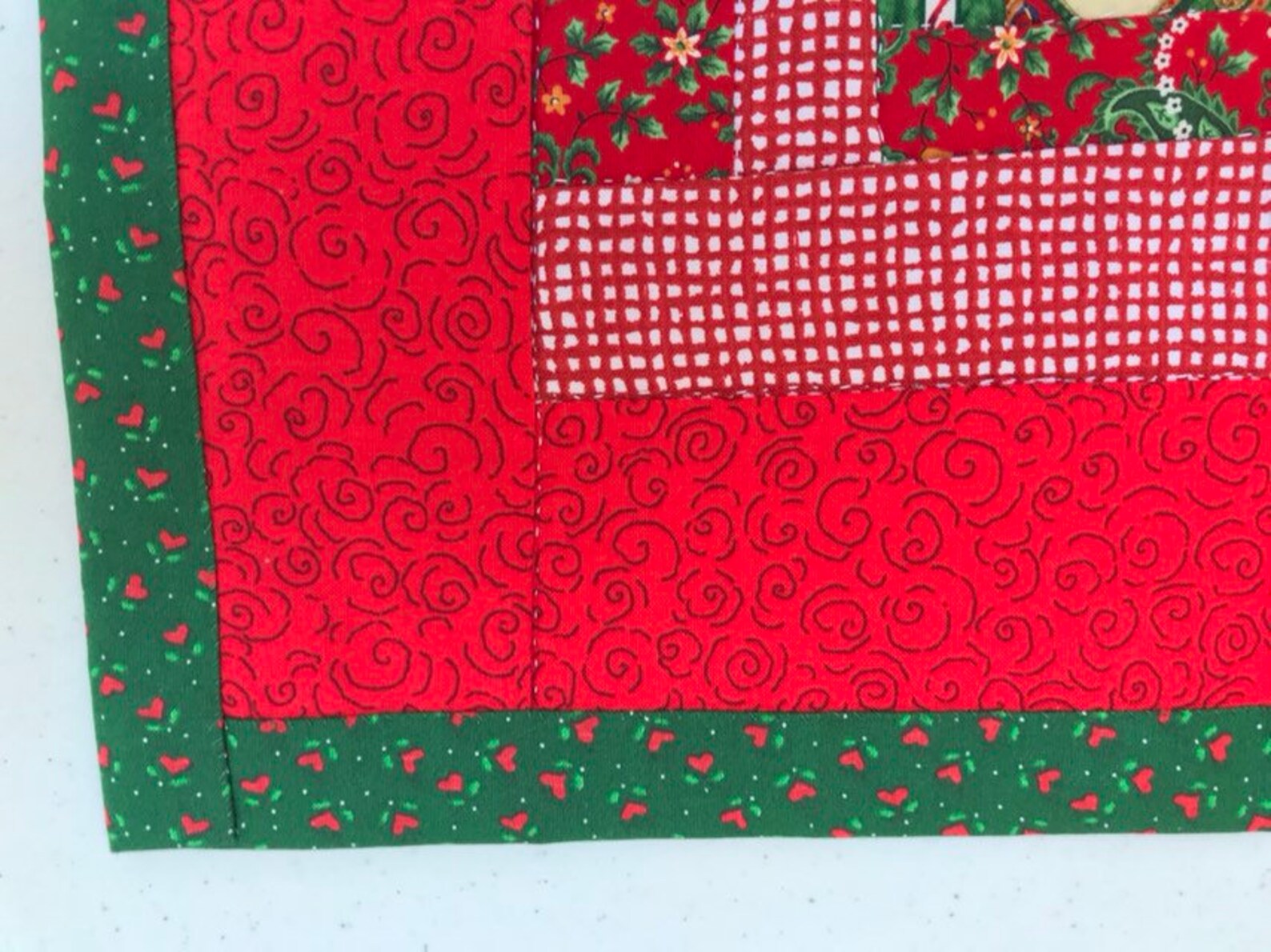 HAND QUILTED Log Cabin Christmas Table Runner, Classic Country ...