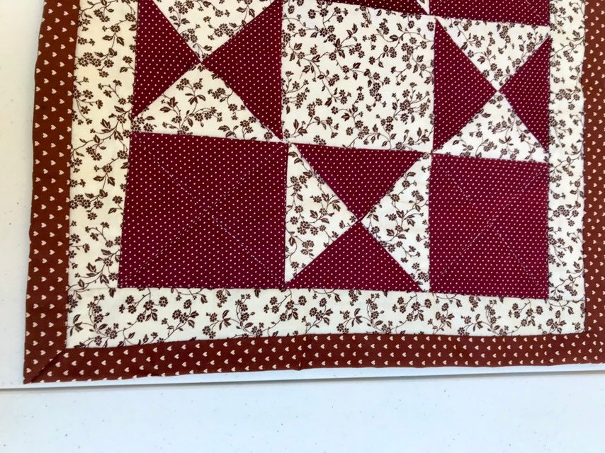 Hand Quilted Vintage Calico Table Runner, Centerpiece Mat, Retro ...