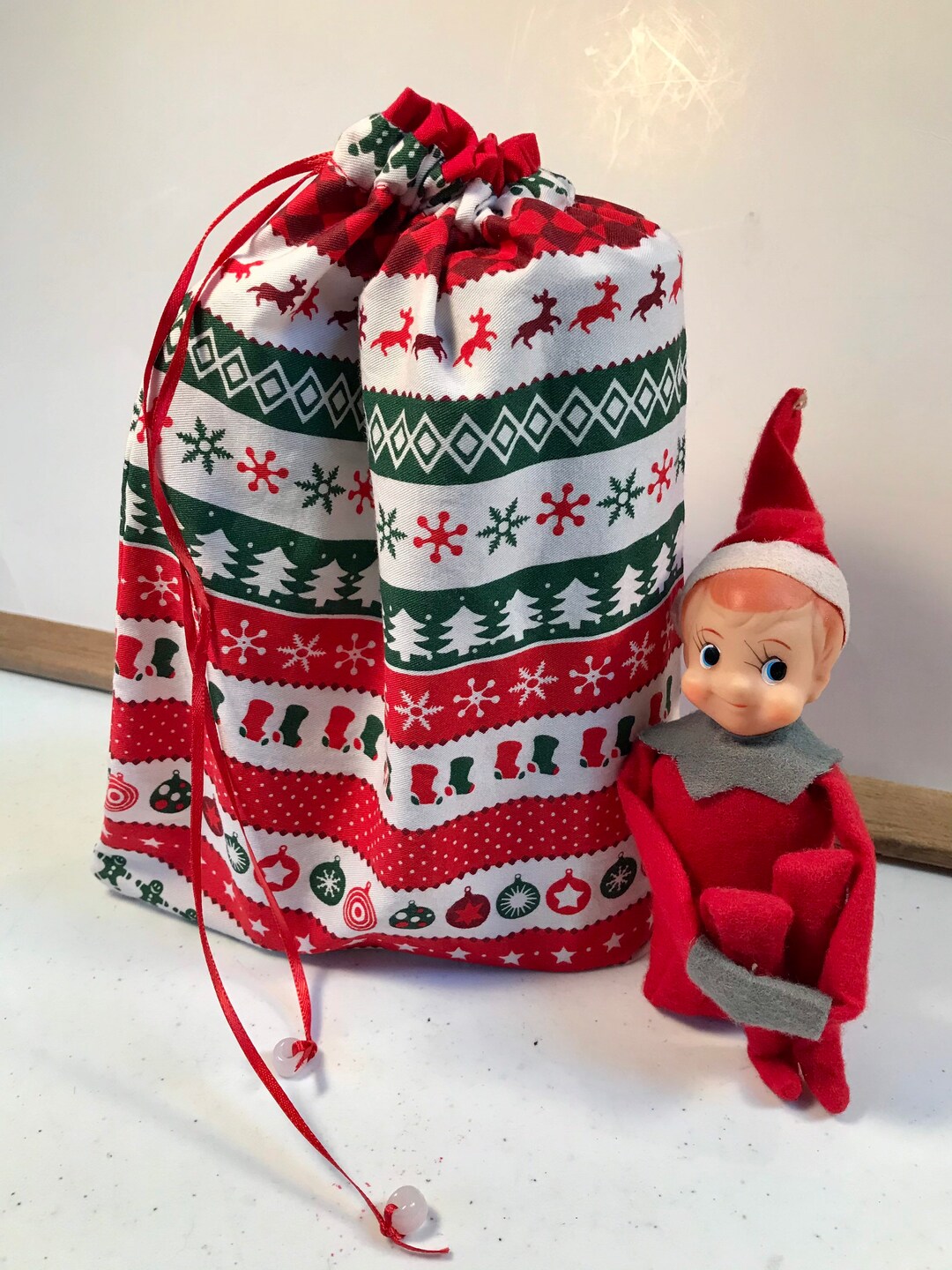 Set of Cute, Cheerful Christmas Gift Bags, Reusable Wrapping, Zero ...