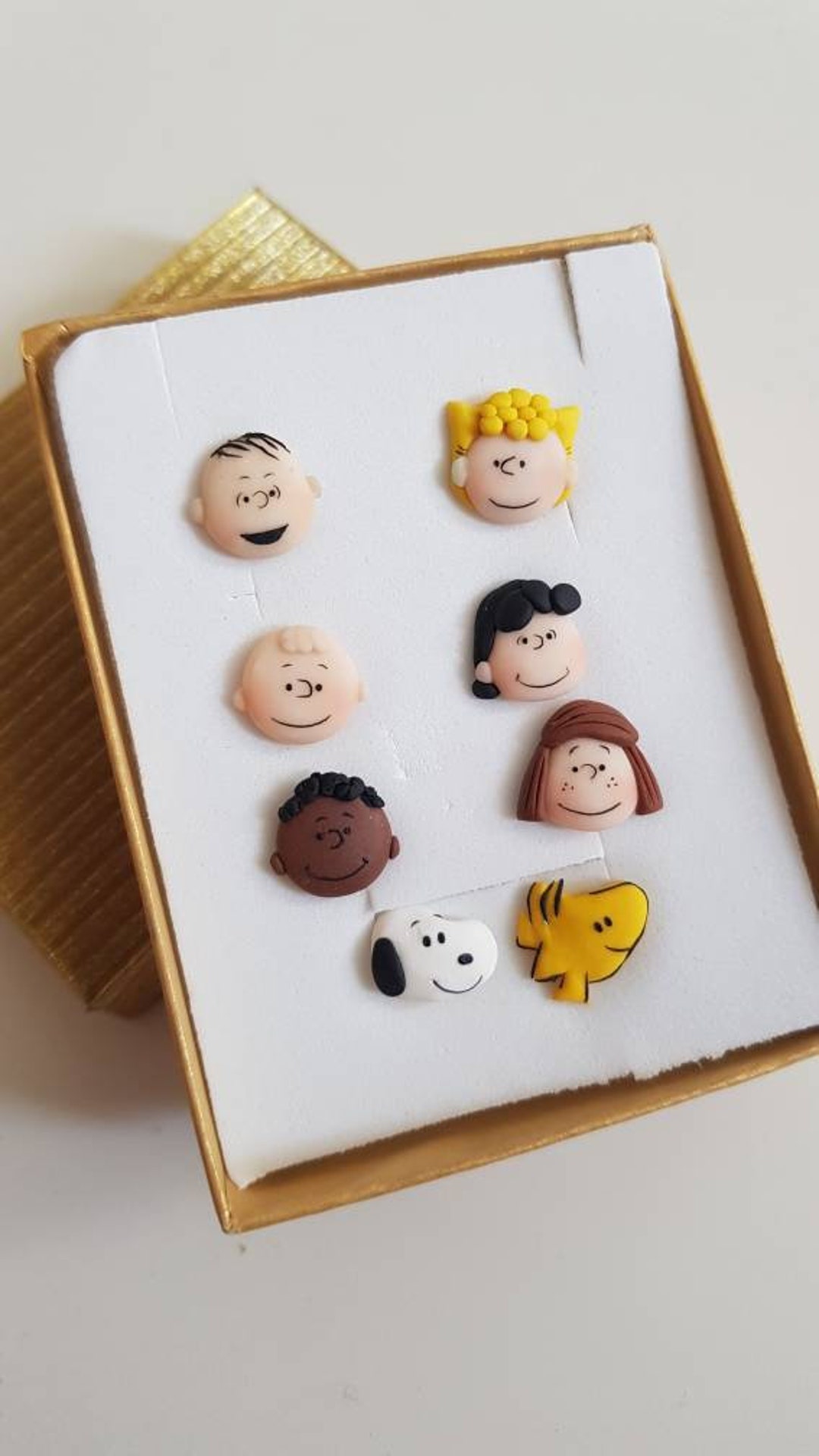 Peanuts Set Studs Snoopy Woodstock Linus Charlie Brown Peppermint Patty ...