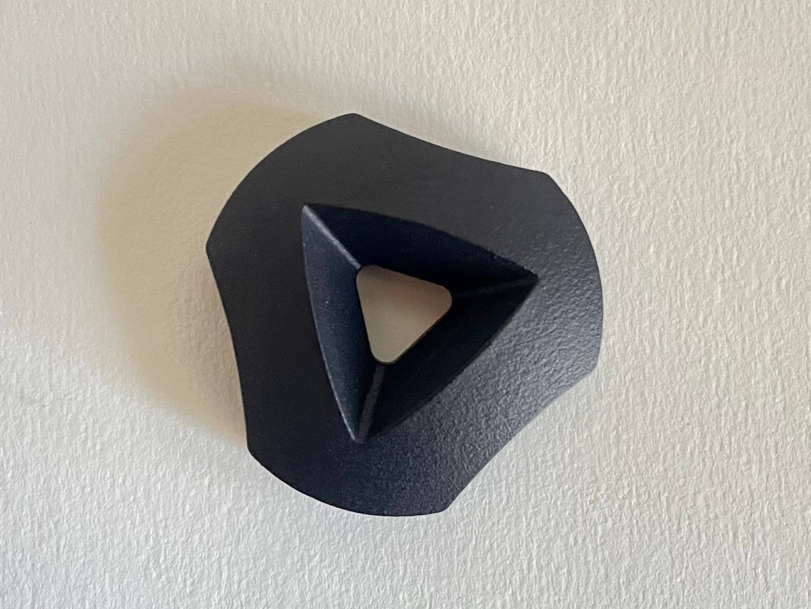 Horizon Cube Stand – Cube Display Stand in Solid Black Nylon - Etsy