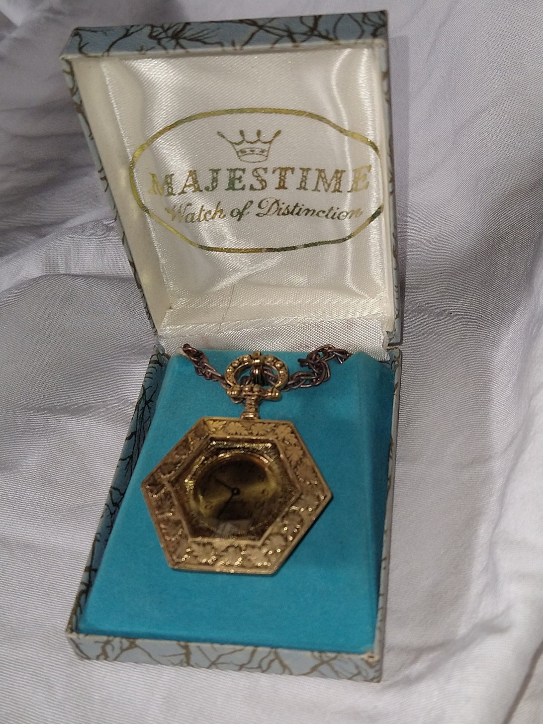 Majestime WATCH 17 Jewel. Gold Tone Ornate Oak Leaf Bezel. Pendant ...