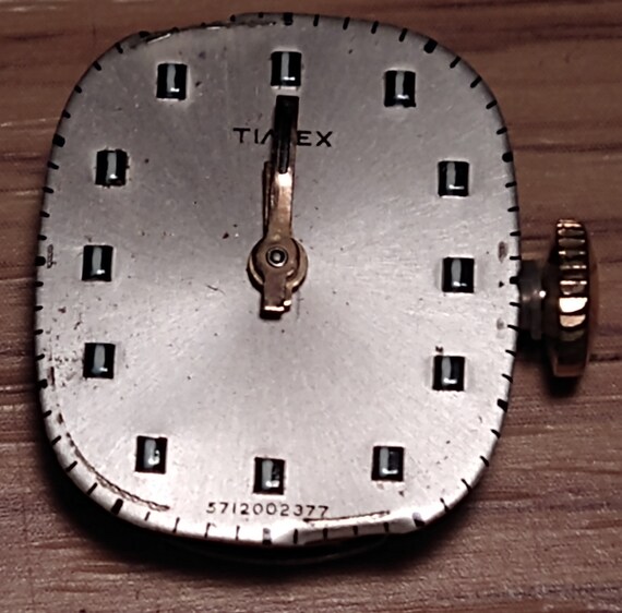 1977 TIMEX Ladies Wind-up Wristwatch. Analog Dial. Me… - Gem