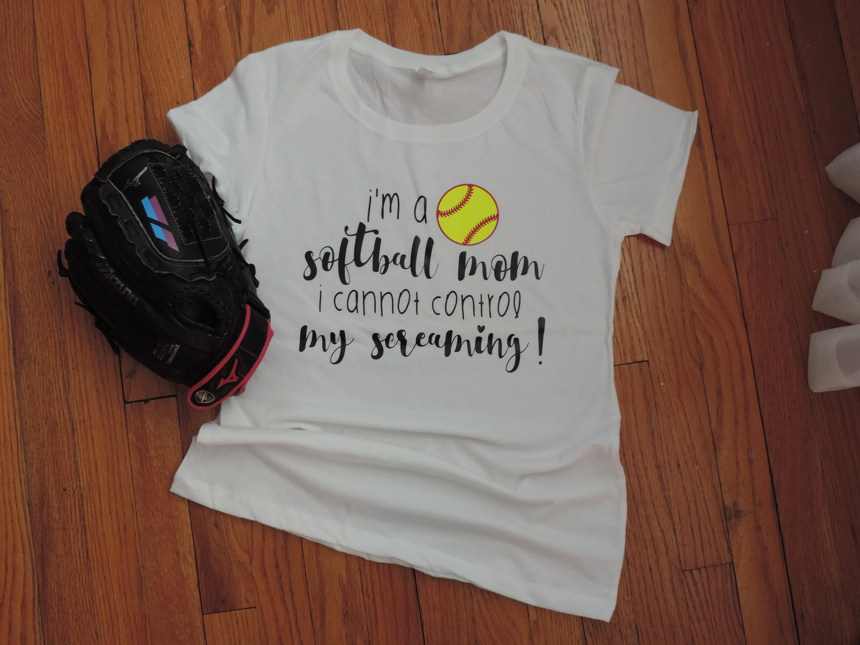 Screaming Softball Mom Shirt Softball Mom T-shirt Softball Fan T-shirt ...