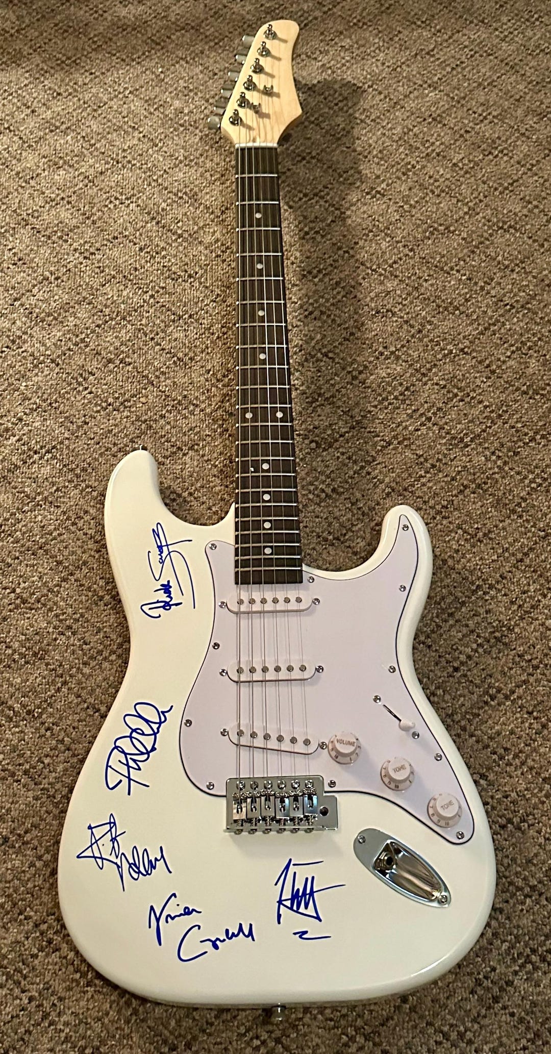 DEF LEPPARD Rare AUTOGRAPHED Signed New Guitar ! - Etsy