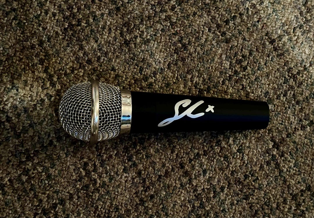 SABRINA CARPENTER Signed AUTOGRAPHED Full Size Microphone ! - Etsy