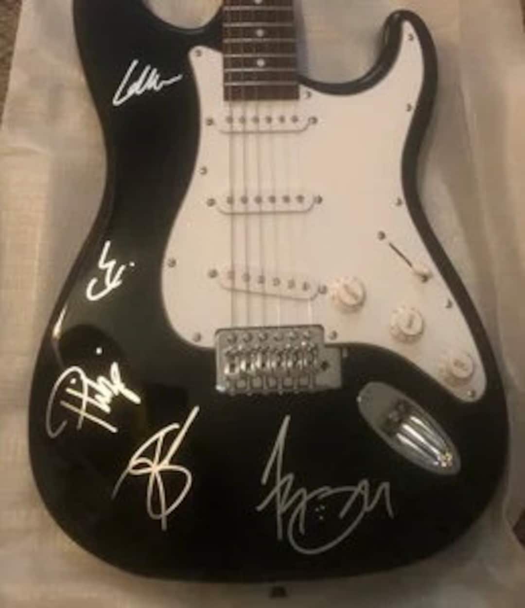 RADIOHEAD Signed AUTOGRAPHED Full Size Guitar - Etsy