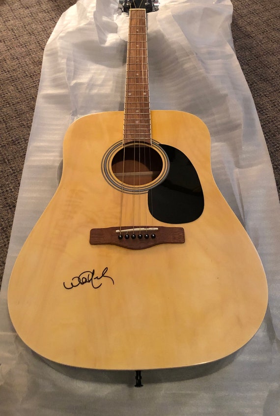 Willie Nelson Signature