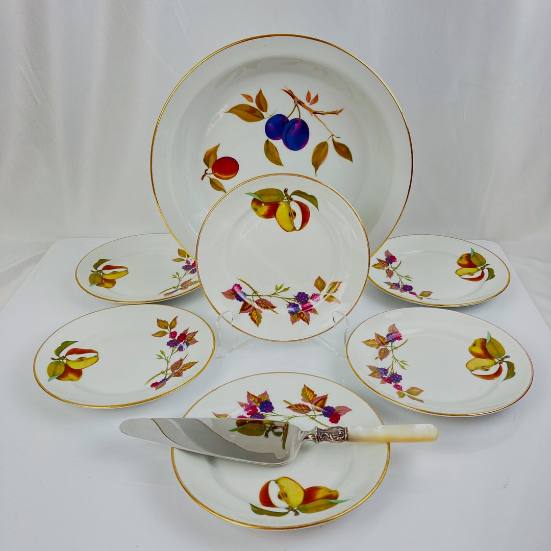 Royal Worcester "evesham" Gold Dessert Set With Serving Knife, 8 Pieces ...