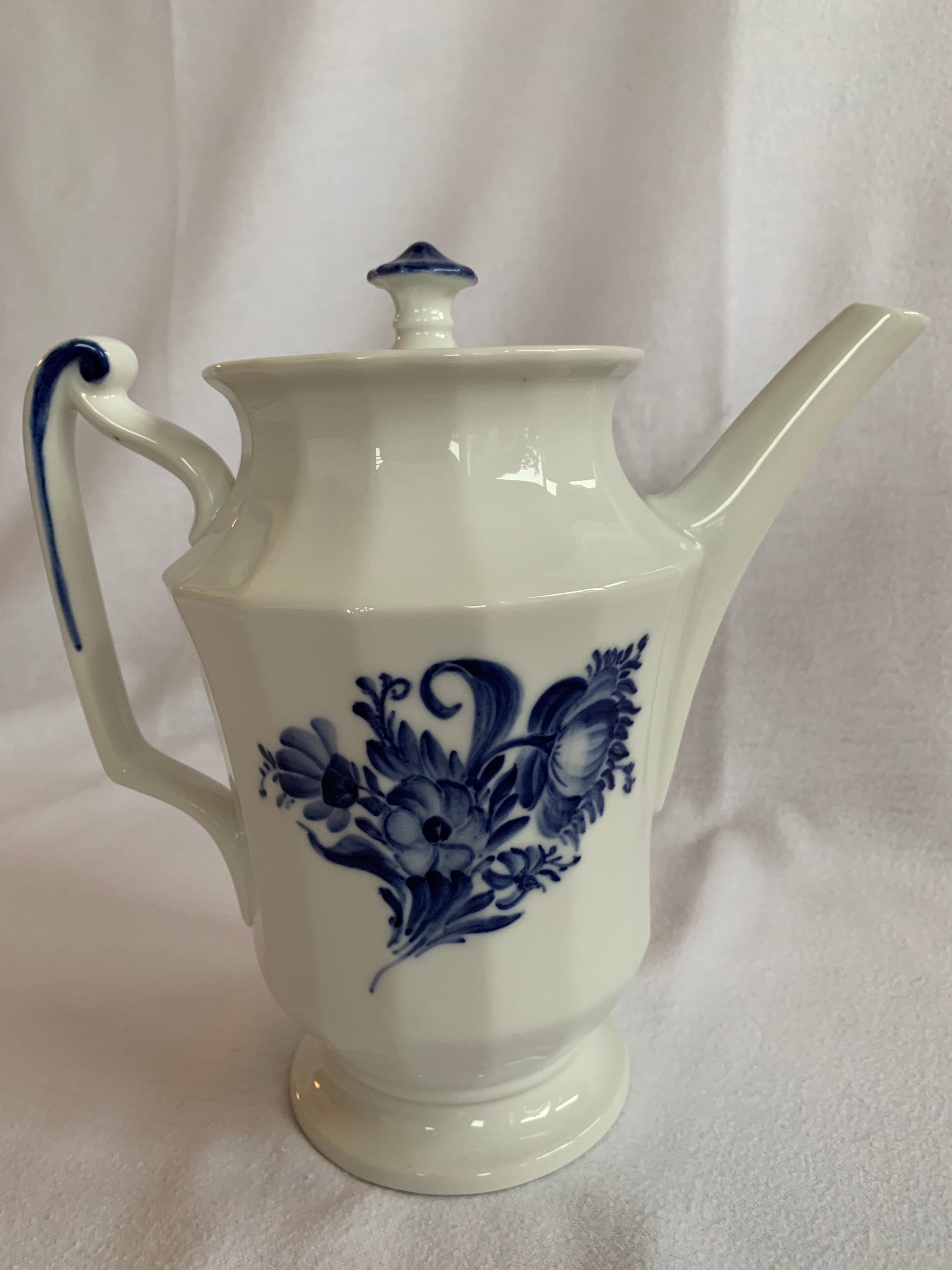 Royal Copenhagen Teapot for sale | Only 3 left at -70%