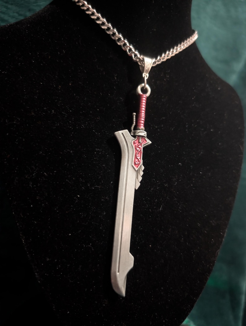 Red Queen Necklace - Nero, DMC, Devil May Cry, Sword, Fantasy, Gaming ...