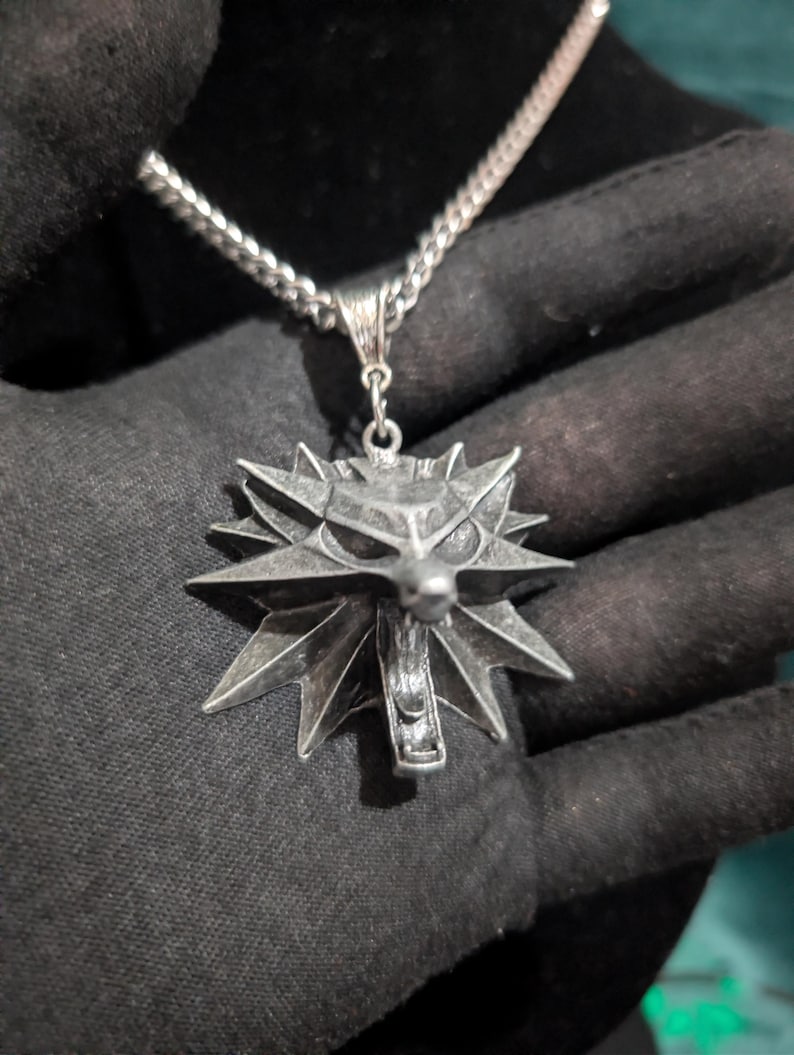 Witcher Medallion Necklace: School of the Wolf Pendant, Geralt Inspired ...