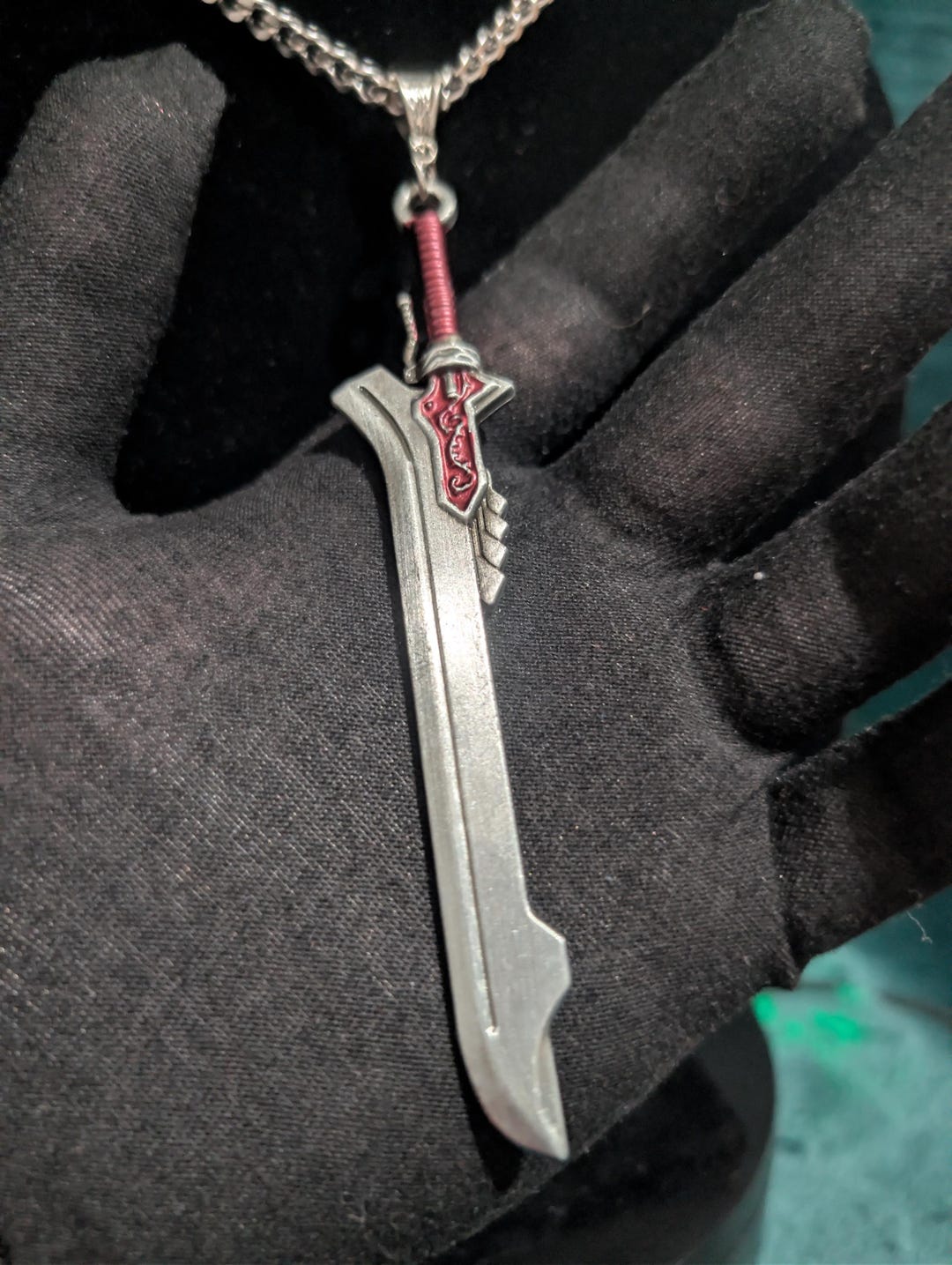 Red Queen Necklace - Nero, DMC, Devil May Cry, Sword, Fantasy, Gaming ...