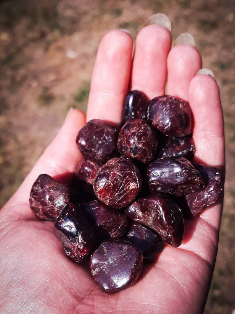 Raw Red Garnet Tumbled Stones-polished Crystals-raw Almandine Garnet ...