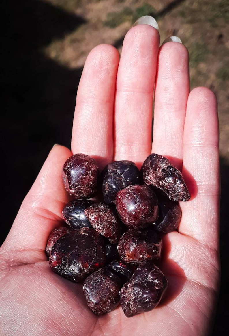 Raw Red Garnet Tumbled Stones-polished Crystals-raw Almandine Garnet ...