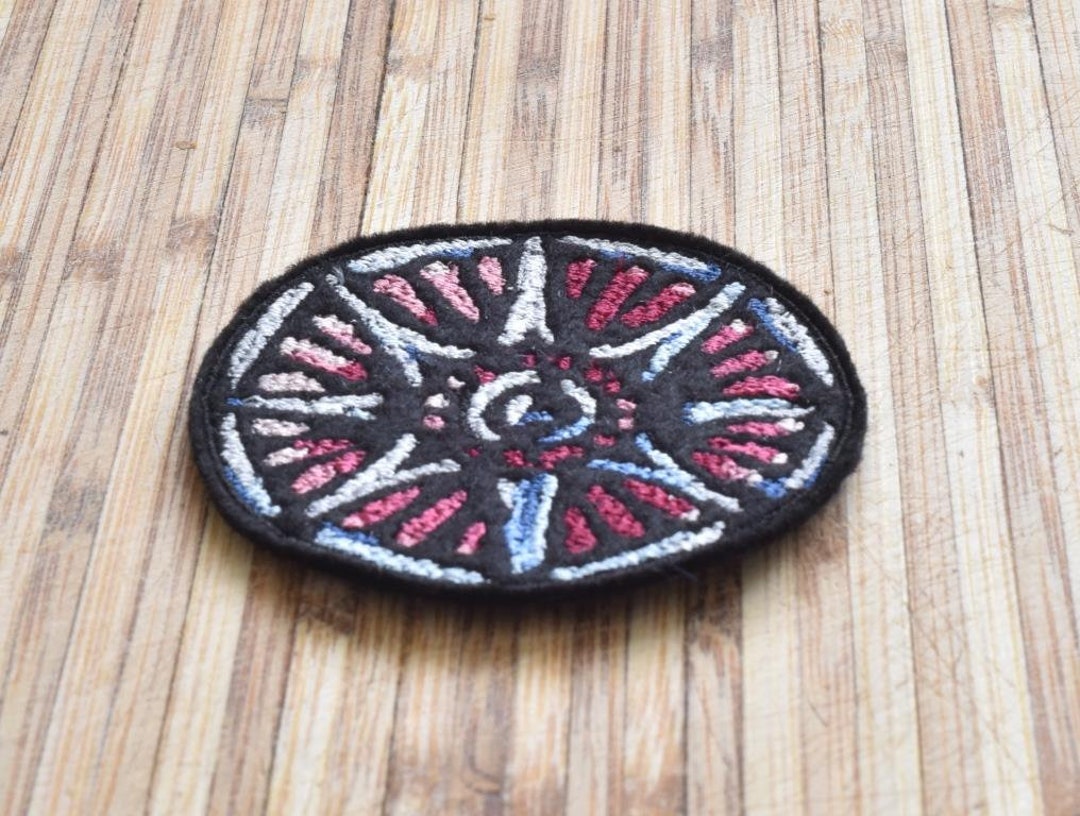 Hollow Knight Inspired Wayward Compass Charm Embroidered Sew-on Patch ...