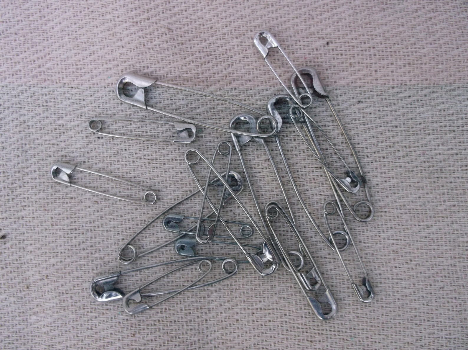 Bundle of Steel Safety Pins Metal Safety Pins - Etsy