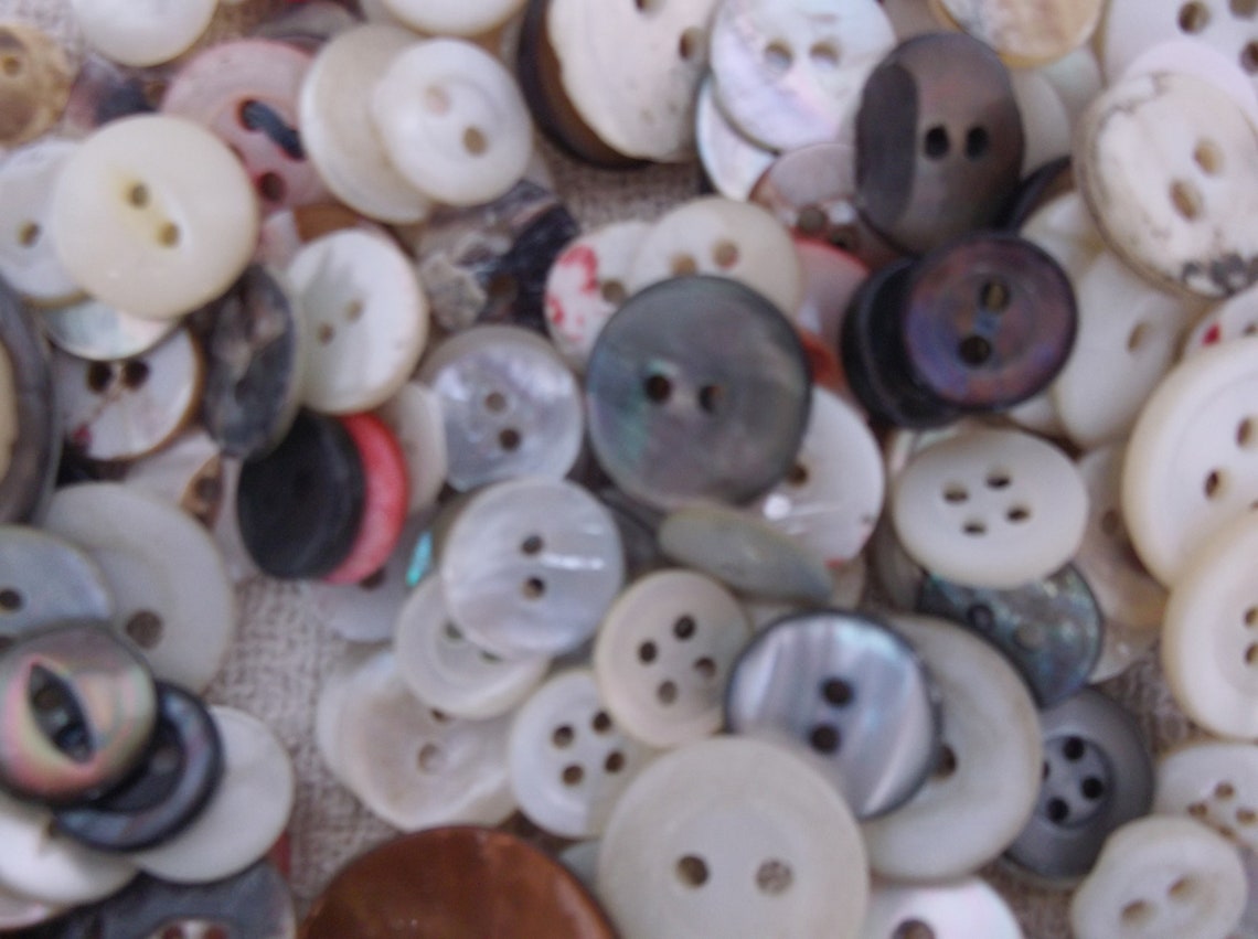 Small Mother-of-pearl Vintage Buttons, Flat Nacre Buttons, Pearly Kings ...