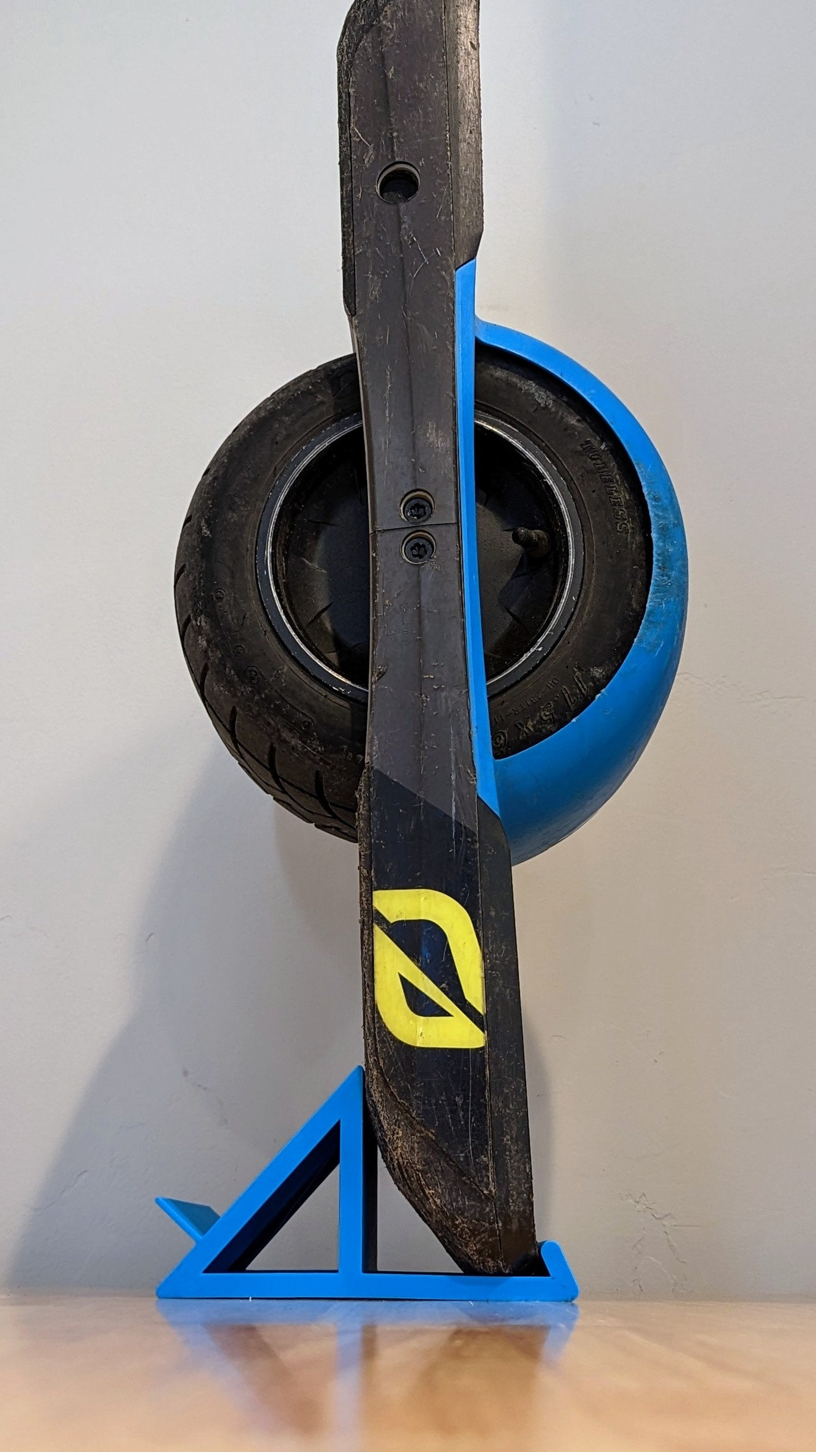 Onewheel Vertical Mount Stand | Space Saving Stand for One Wheel GT and ...