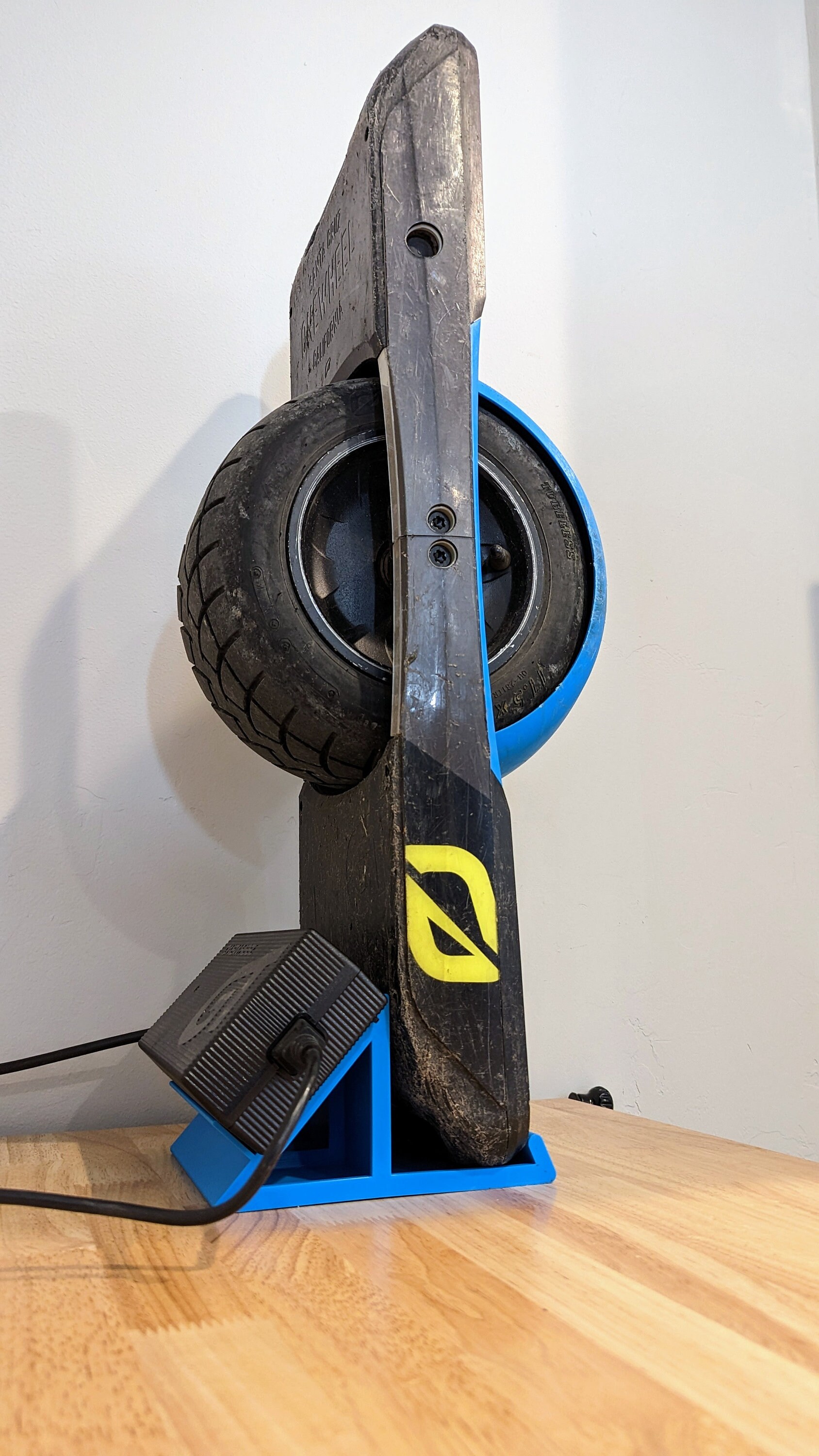 Onewheel Vertical Mount Stand | Space Saving Stand for One Wheel GT and ...