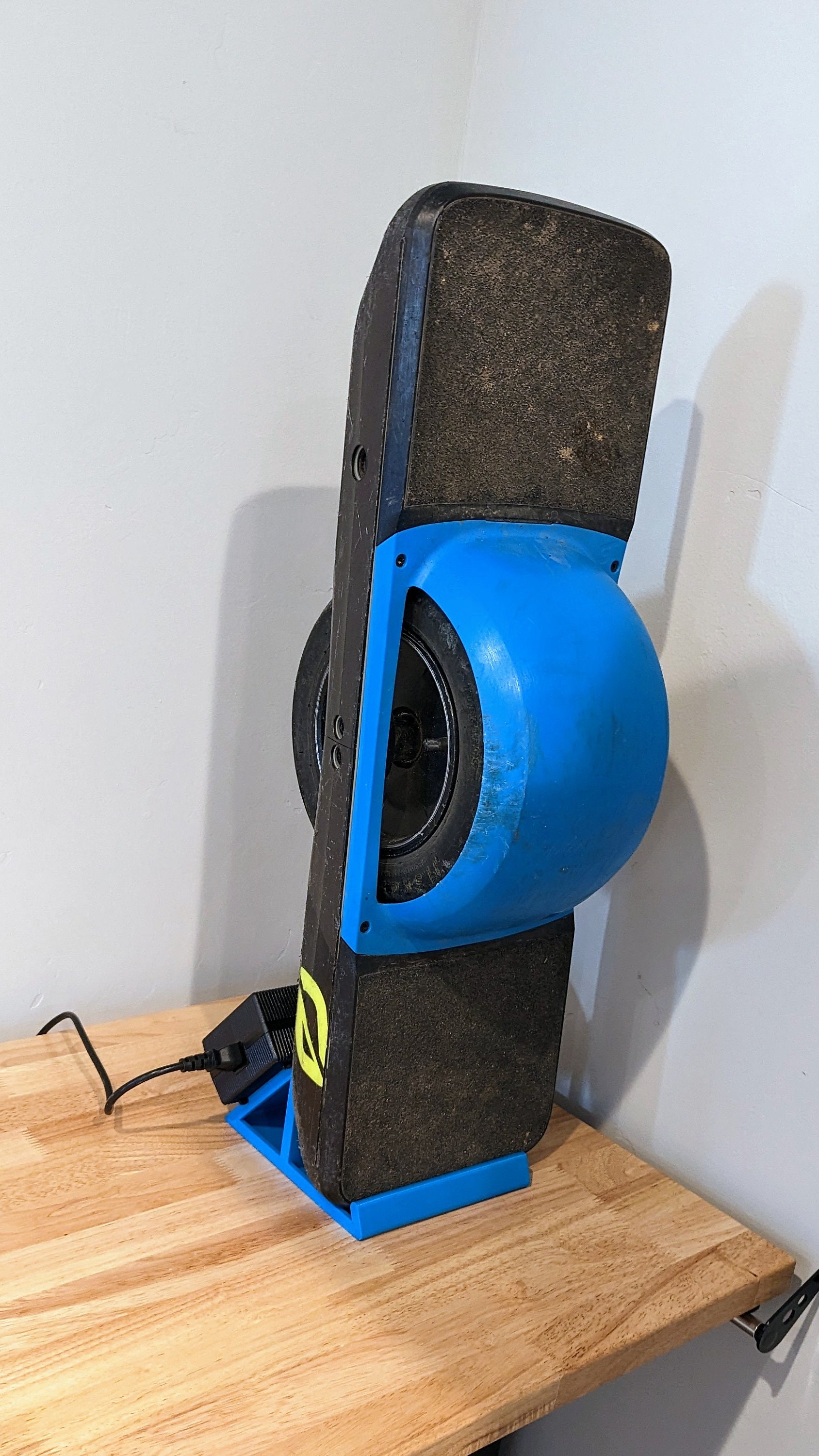 Onewheel Vertical Mount Stand | Space Saving Stand for One Wheel GT and ...