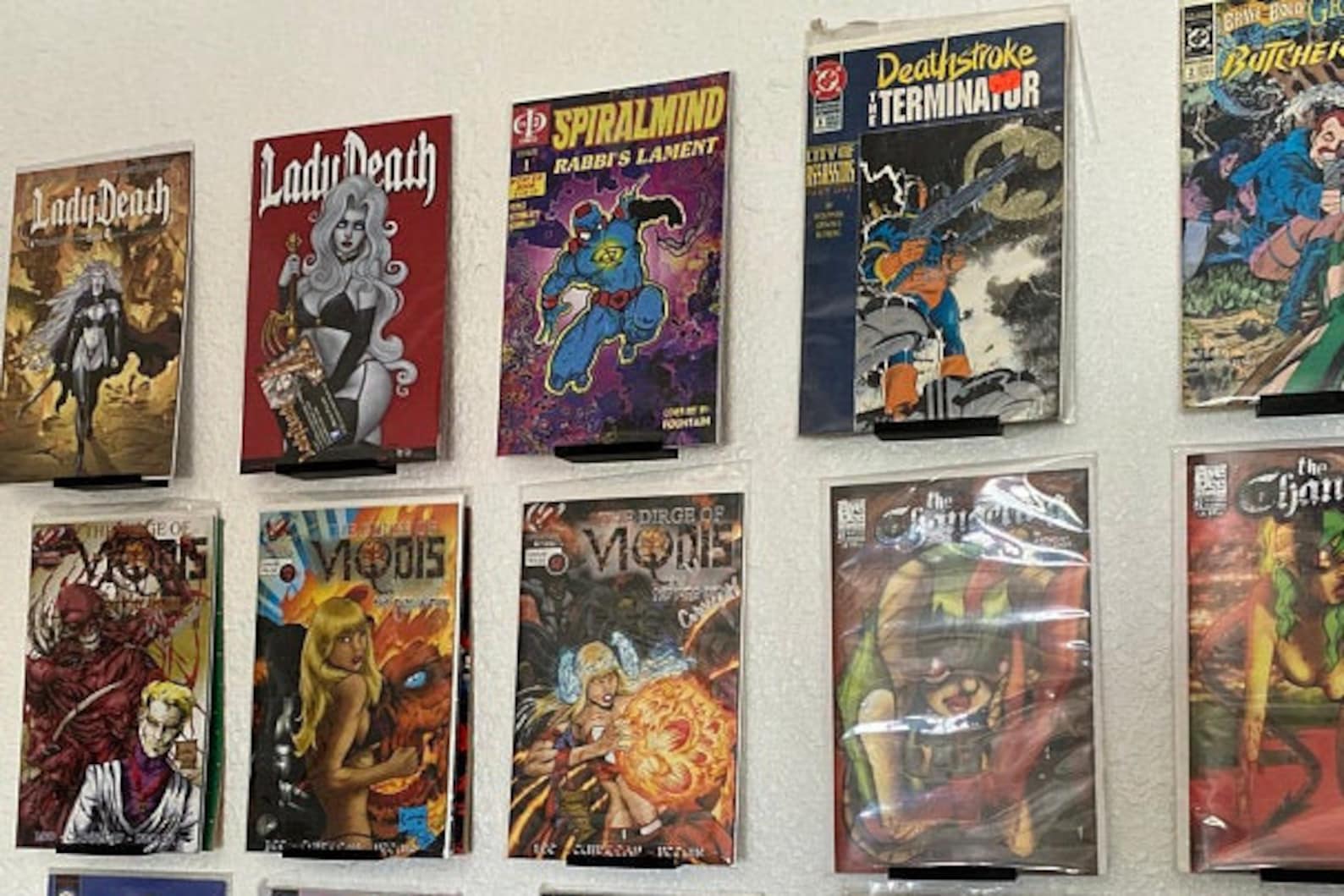 Comic Book Wall Mount Display Shelf - Etsy