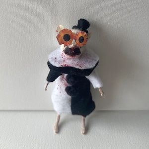 MADE TO ORDER Taxidermy Mouse *terrifier* - Etsy
