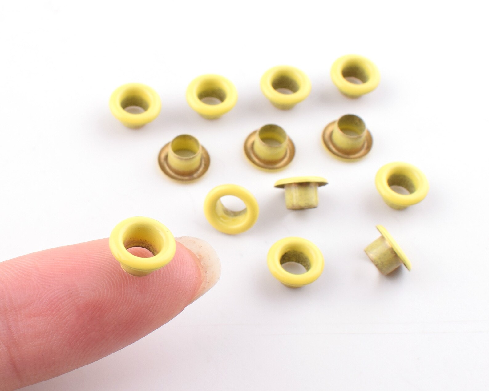 Yellow Eyelets,4mm Hole Metal Brass Grommets Eyelets for Canvas Leather ...