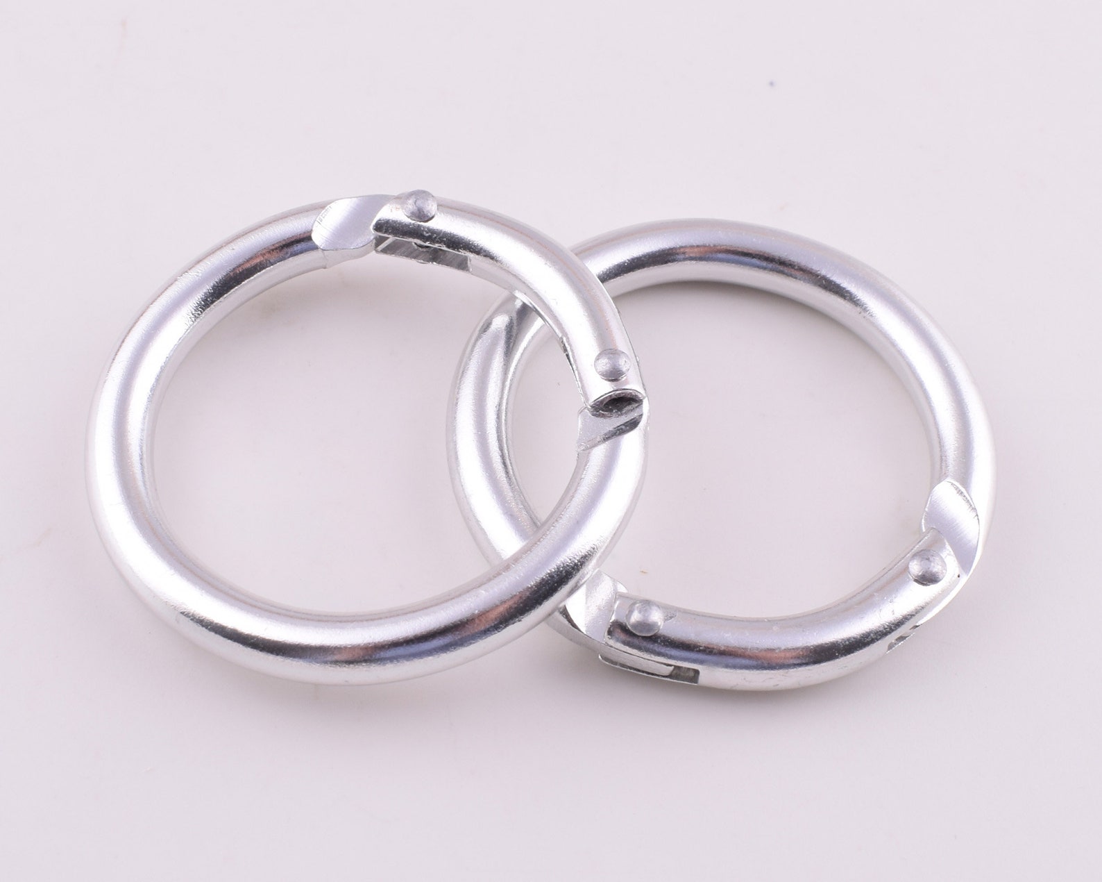 Aluminum Carabiner Keychainsilver Round Carabiner Spring Gate - Etsy