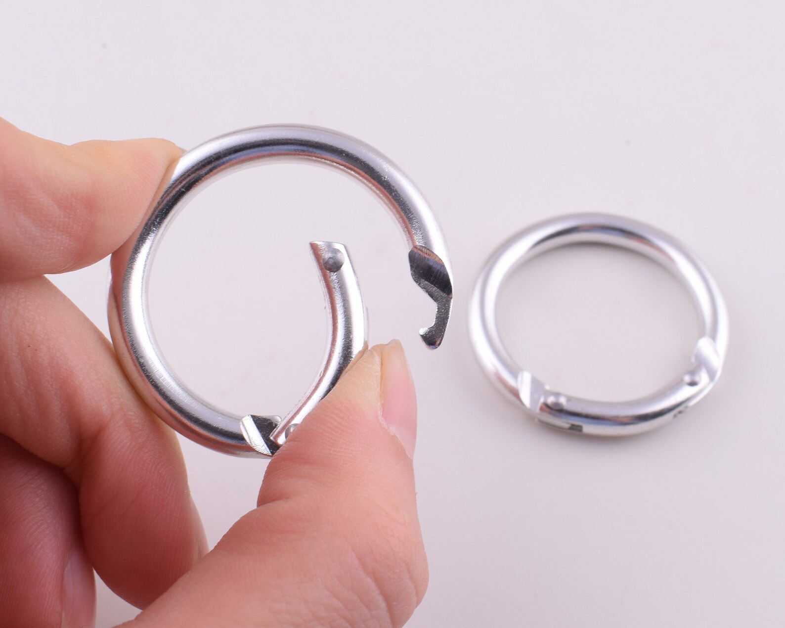 Aluminum Carabiner Keychainsilver Round Carabiner Spring Gate - Etsy