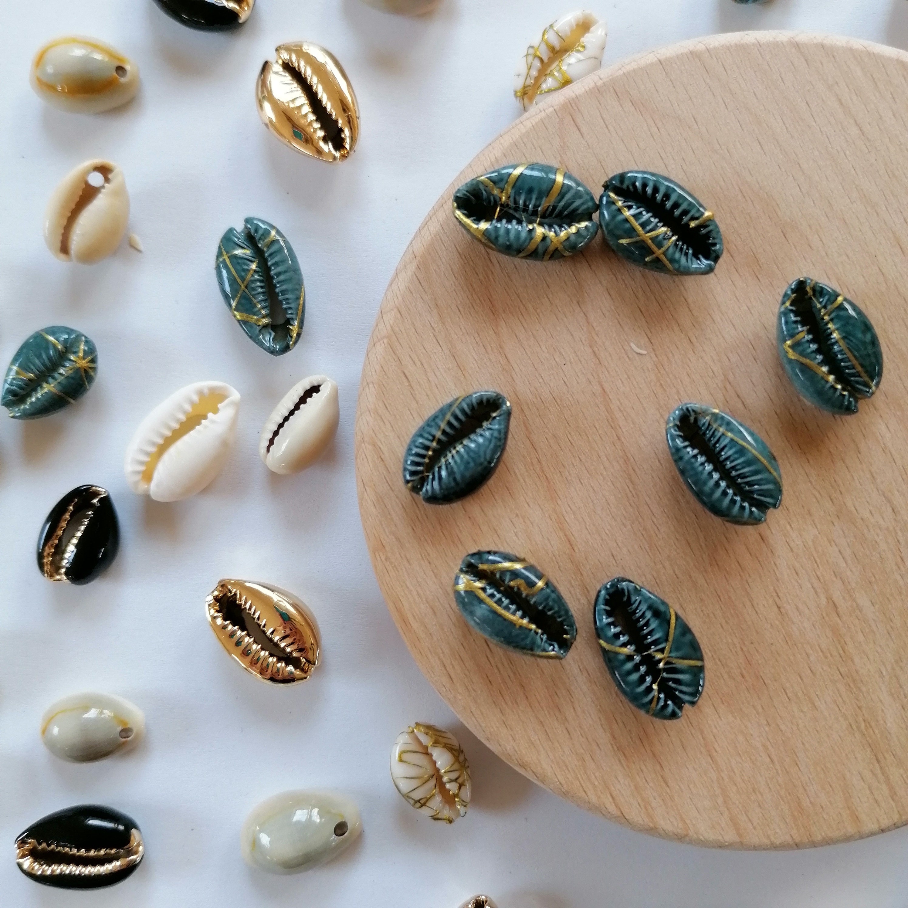 Kauri Muscheln in verschiedenen Farben Natur Schwarz Gold | Etsy