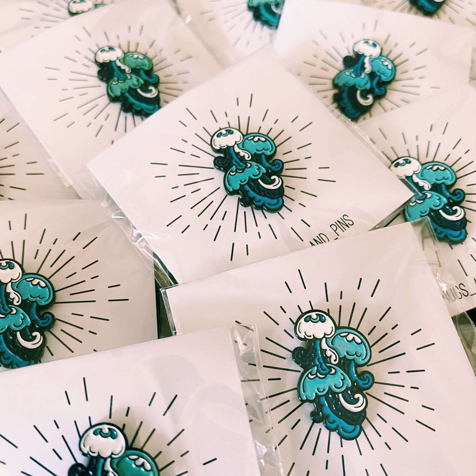 Jellyfish enamel pin jellyfish pin jellyfish brooch | Etsy