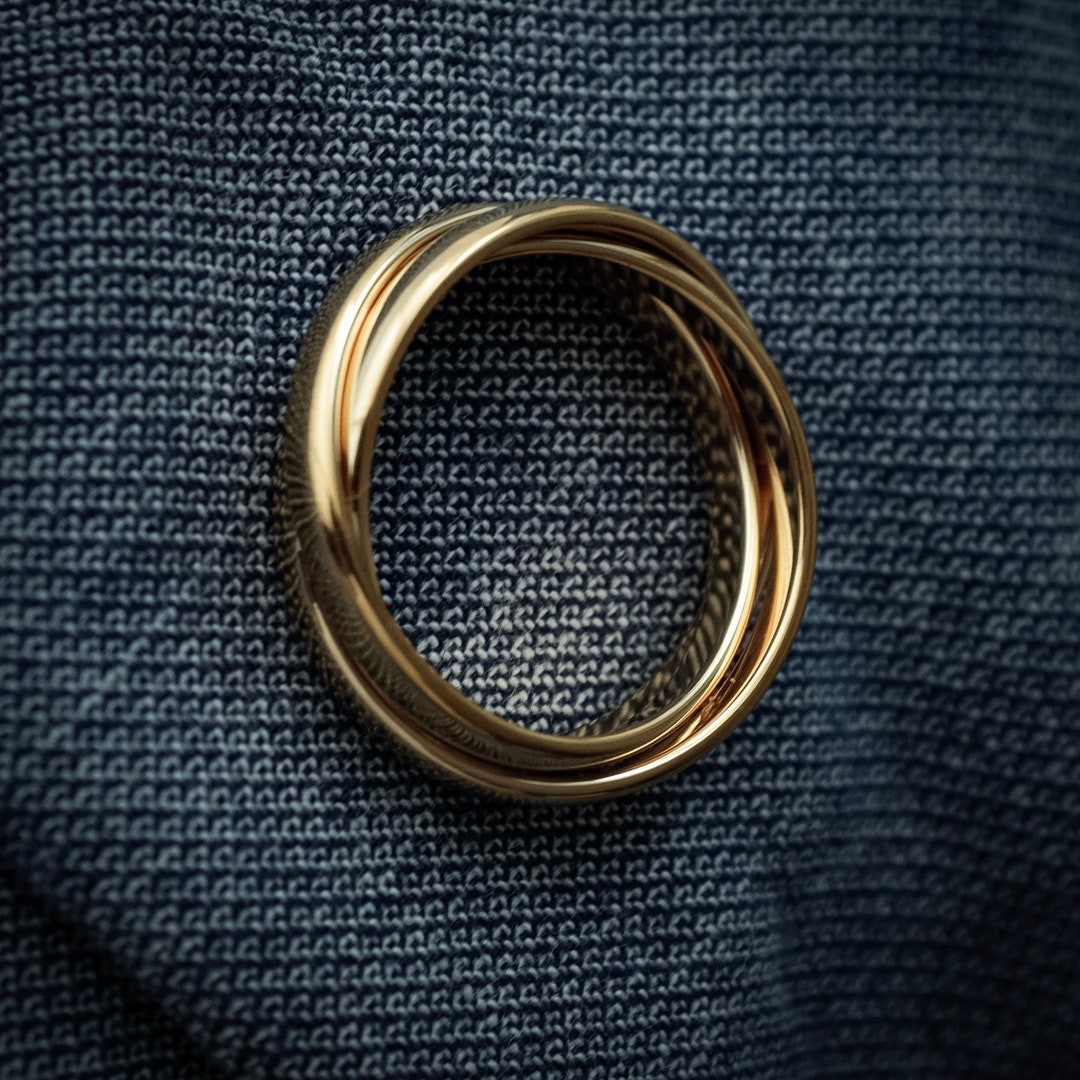 Gold Interlocked Ring: Love Ring - Etsy