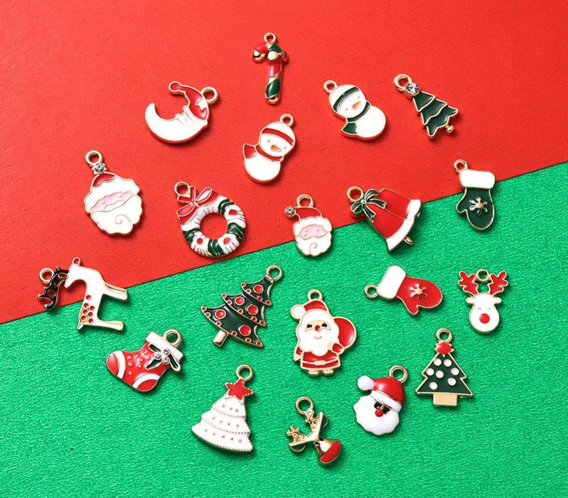 20 Piece Mixed Holiday Christmas Charms, Pendants, DIY Charm Bracelet ...
