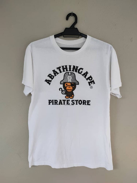 32％割引L【ラッピング不可】 A BATHING APE PIRATE パーカー トップスL-OTA.ON.ARENA.NE.JP