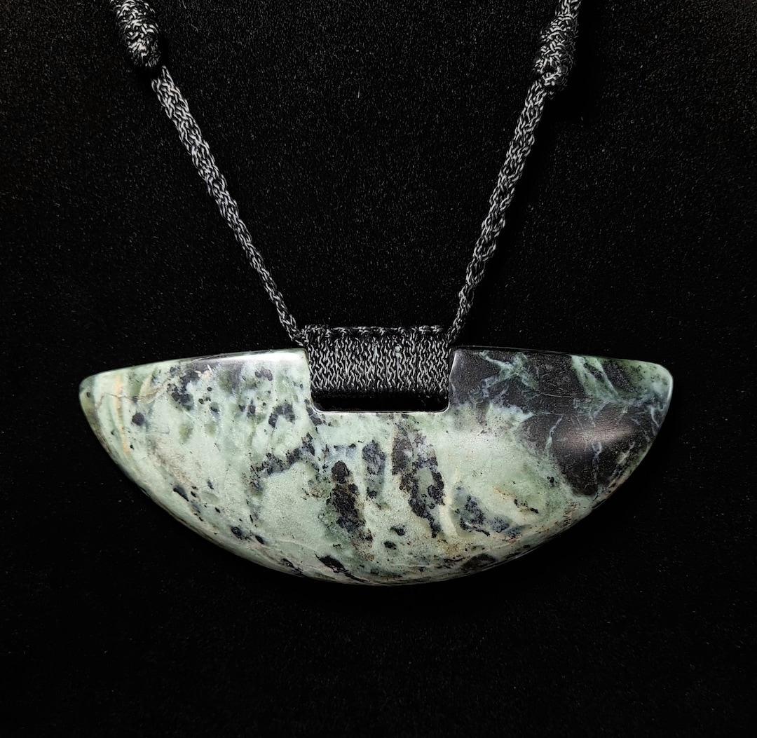 New Zealand Maori Bowenite Pounamu Greenstone Breastplate - Etsy New ...