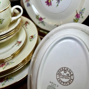 Eggshell Nautilus Priscilla Pattern - Household Institute -vintage ...